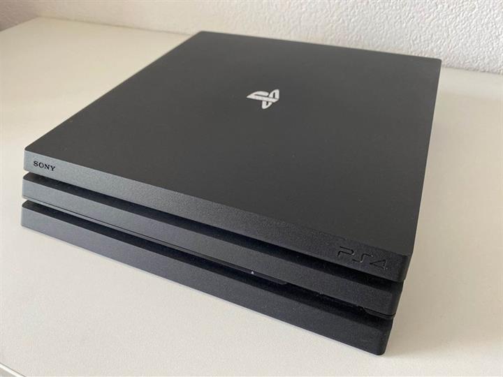 | Play Staion 4 Pro | - Računala - Burza Oglasi