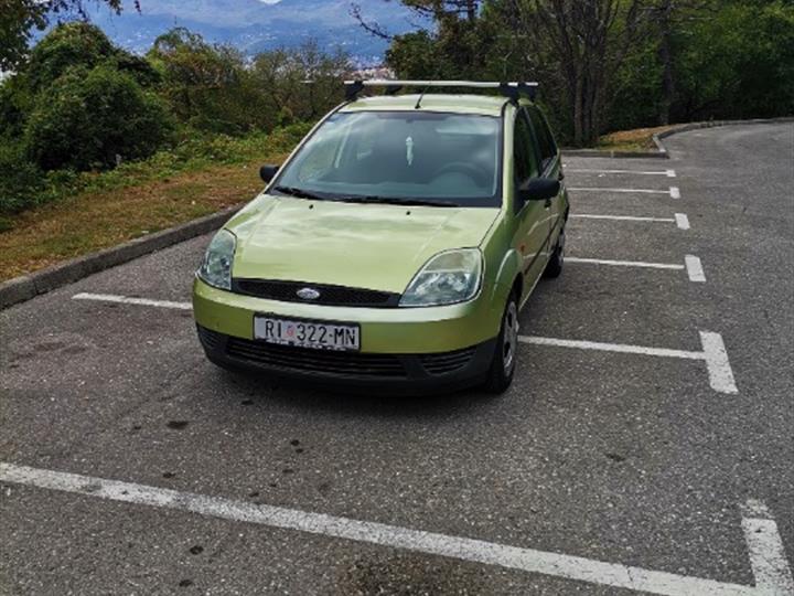 | Ford Fiesta 1.3i, reg. do 10./22., klima | - Automobili - Burza Oglasi