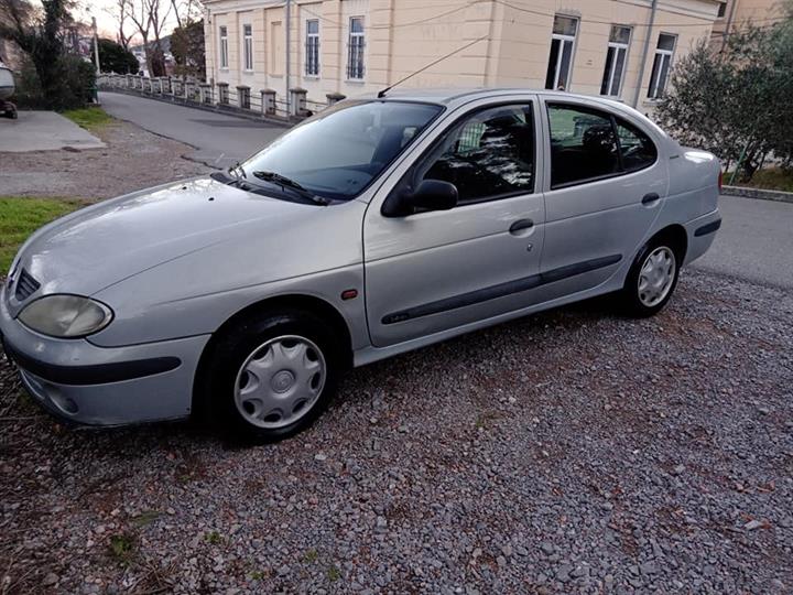 | Renault Megane classic 1.4 | - Automobili - Burza Oglasi