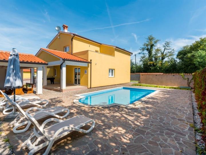 | Vila u okolici Labina | - Burza Oglasi