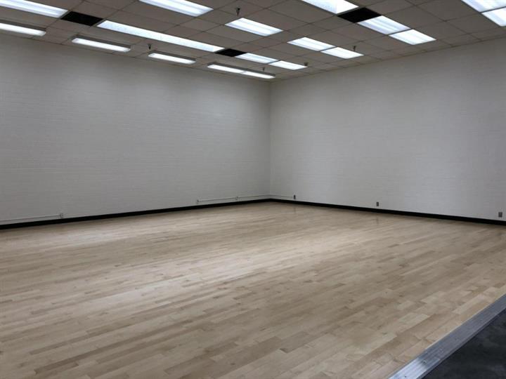 | Prostor u centru | - Stanovi - Burza Oglasi