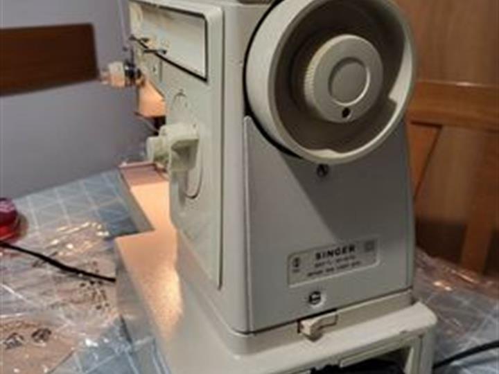 | Šivaći stroj Singer | - Oprema za dom - Burza Oglasi