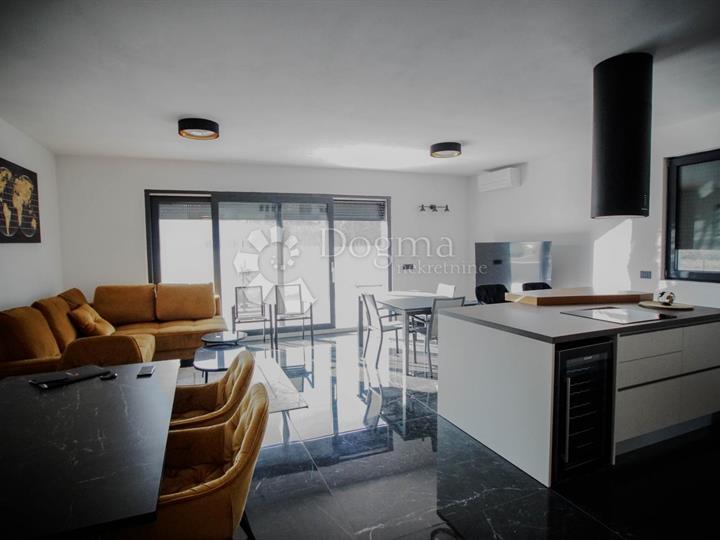 | Atraktivan stan novogradnja | - Stanovi - Burza Oglasi