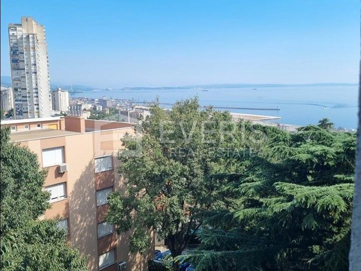 | Rijeka, Turnić, stan 50 m2 s pogledom na more | - Stanovi - Burza Oglasi