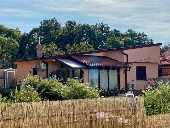 | Rijeka, Zamet, prizemnica s velikom okućnicom | - Burza Oglasi