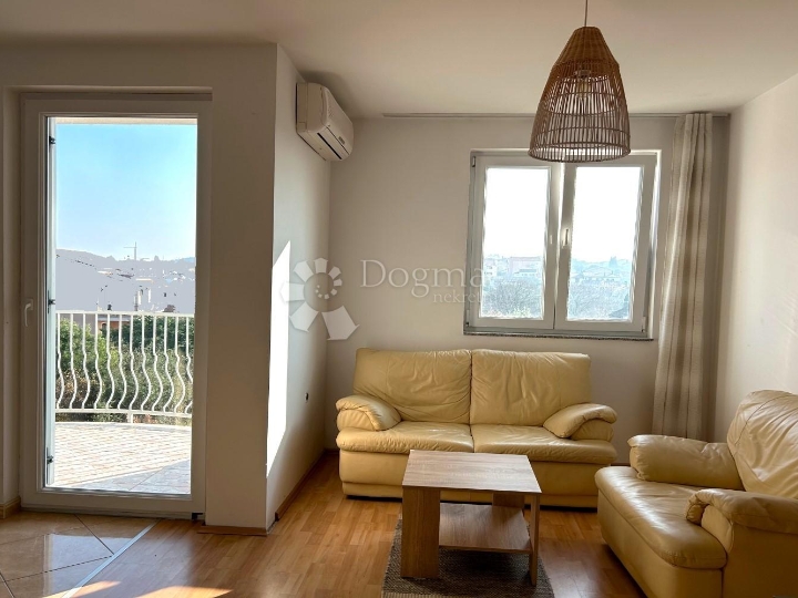 Rovinj – ugodan stan s pogledom na more - Stanovi - Burza Oglasi