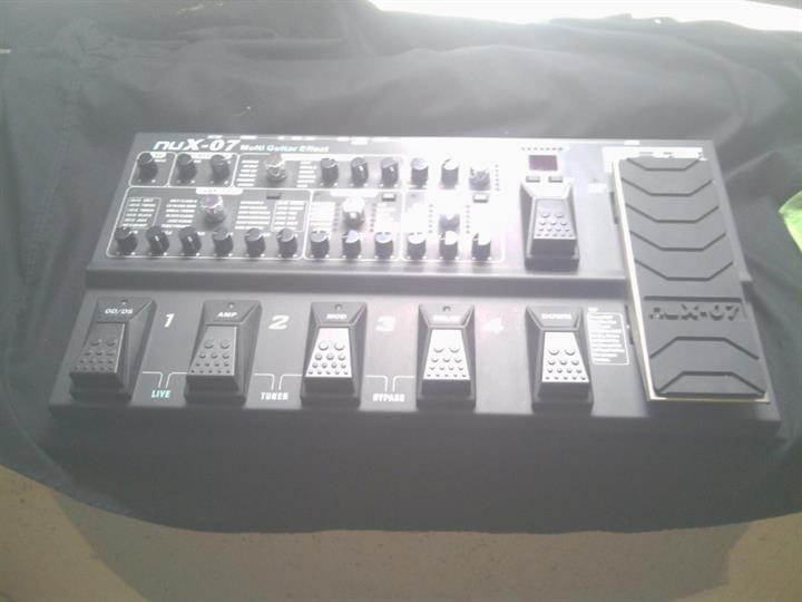 | NUX 07 Profesionalni multi-efekt | - Glazbala - Burza Oglasi